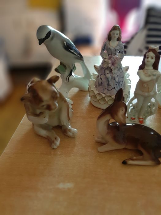 Vand Bibelouri vechi Arad • OLX.ro