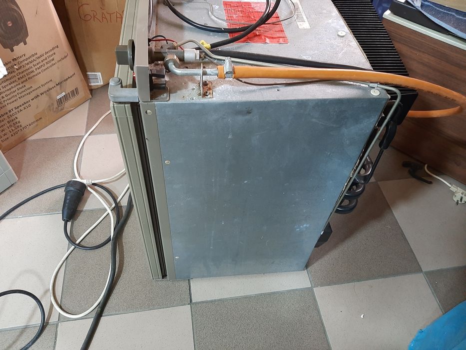 Frigider rulota-barca -camper 12v-gaz-220v Caracal • OLX.ro