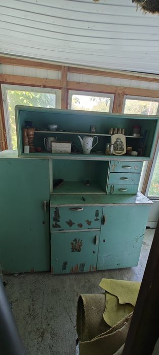 Donez dulap comunist Casaria • OLX.ro