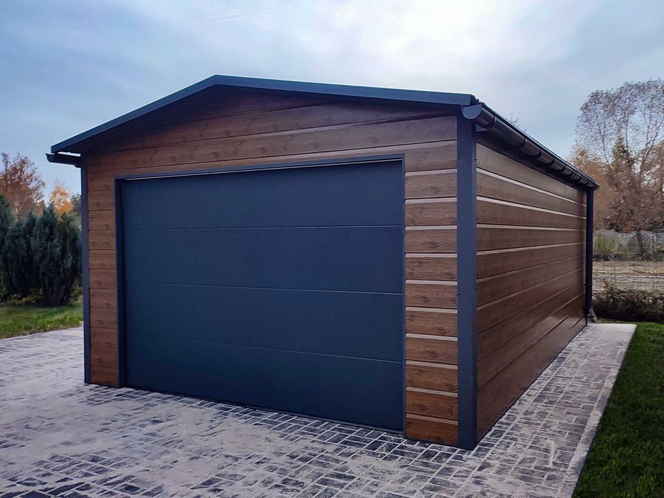 Garaje auto pe structura metalica si panouri sandwich Iasi • OLX.ro