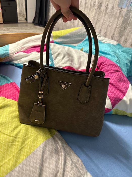 Geantă prada Originală Timisoara • OLX.ro