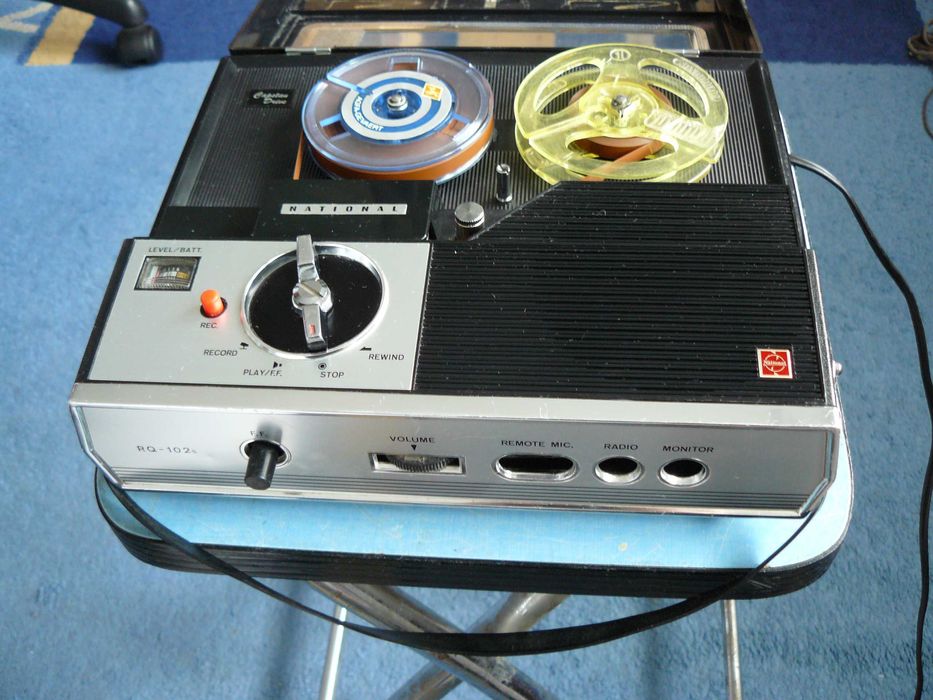 Magnetofon portabil National p.(akai teac Ploiesti • OLX.ro