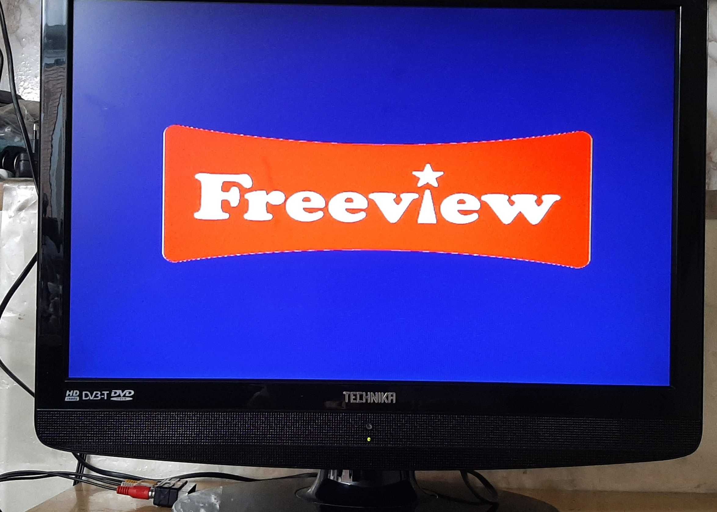 Продавам телевизор 22 инча TV-DVD TECHNICA LCD22 гр. Пещера • OLX.bg