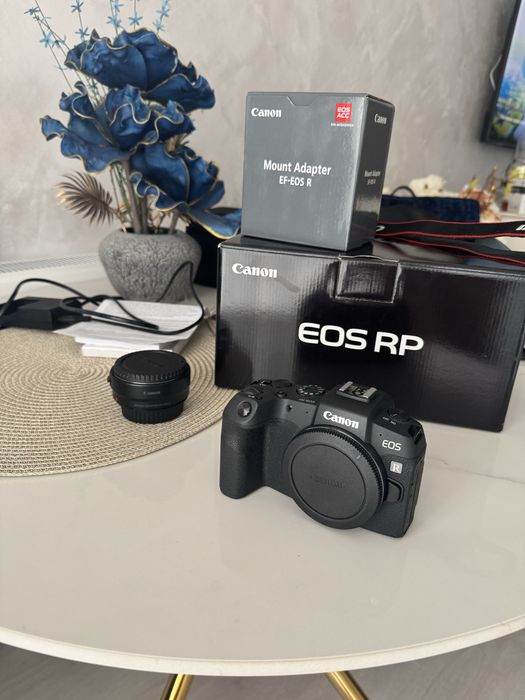 Canon eos RP împreuna cu adaptor EF-eos R Catelu • OLX.ro