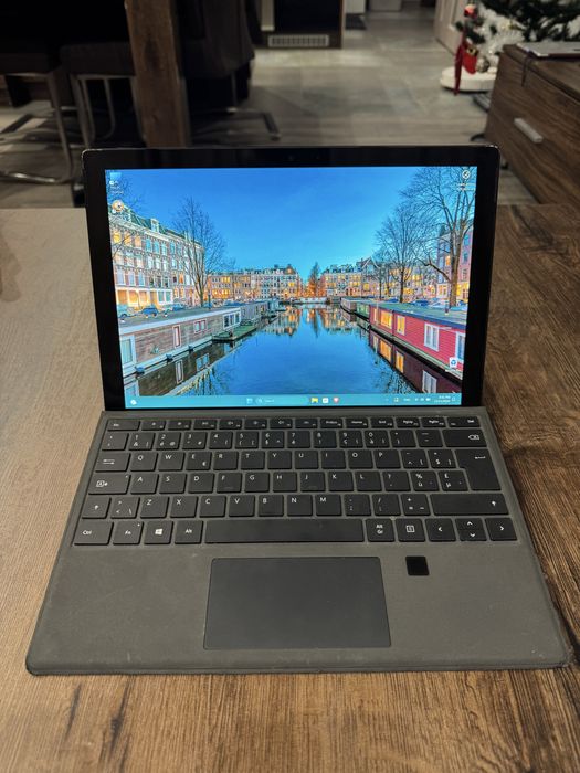 Microsoft Surface PRO 6 гр. София Дружба 2 • OLX.bg