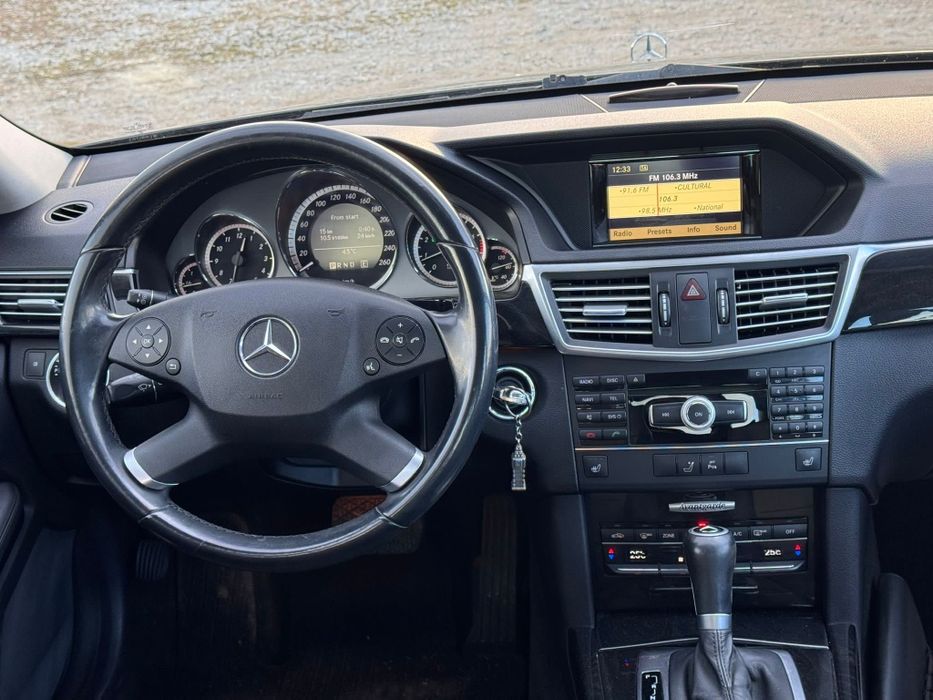 Mercedes E200 Avangarde GCI unic proprietar impecabil Comanesti • OLX.ro