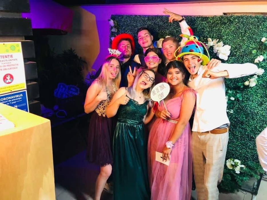 Inchiriaza Platforma video 360 & Cabina Foto Profesionala Bucuresti ...