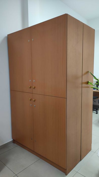 Офис мебели в отлично състояние етажерка бюро стол шкаф секция гр Варна Гръцка махала • Olx Bg