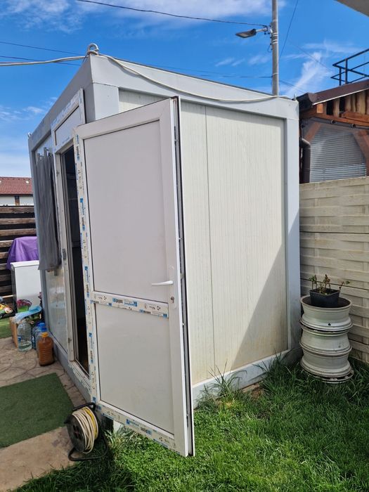Vand container 2,5x2 m Berceni • OLX.ro