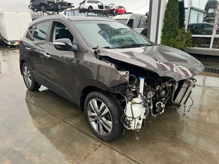 Hyundai ix35 2.0d 4x4 2015 Avariat 150.000km Chitorani • OLX.ro