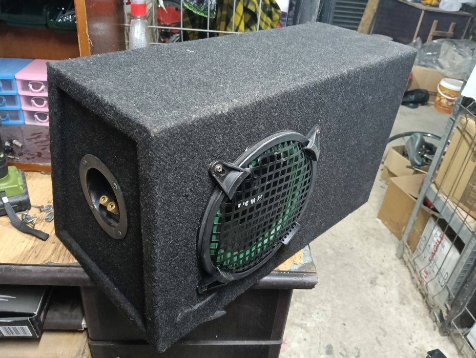 Subwoofer activ / Statie auto si subwoofer diverse Pitesti • OLX.ro