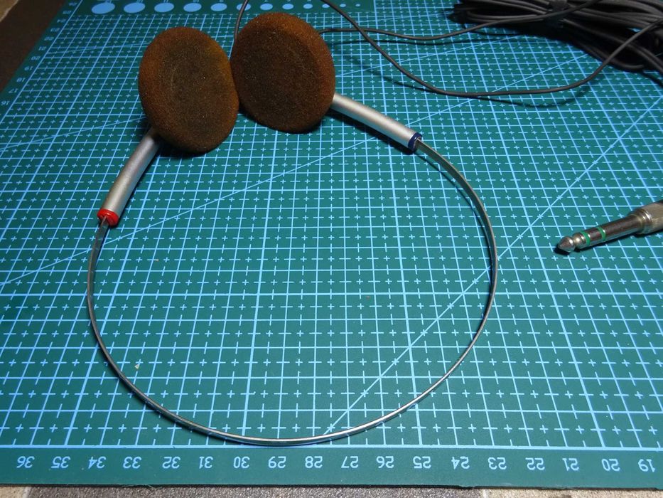 Casti audio walkman vintage Sony MDR-70 Campulung • OLX.ro