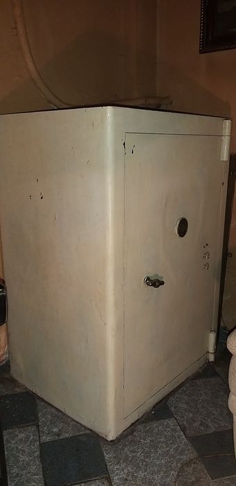 Seif FICHET PARIS. Seif foarte vechi Bucuresti Sectorul 1 • OLX.ro