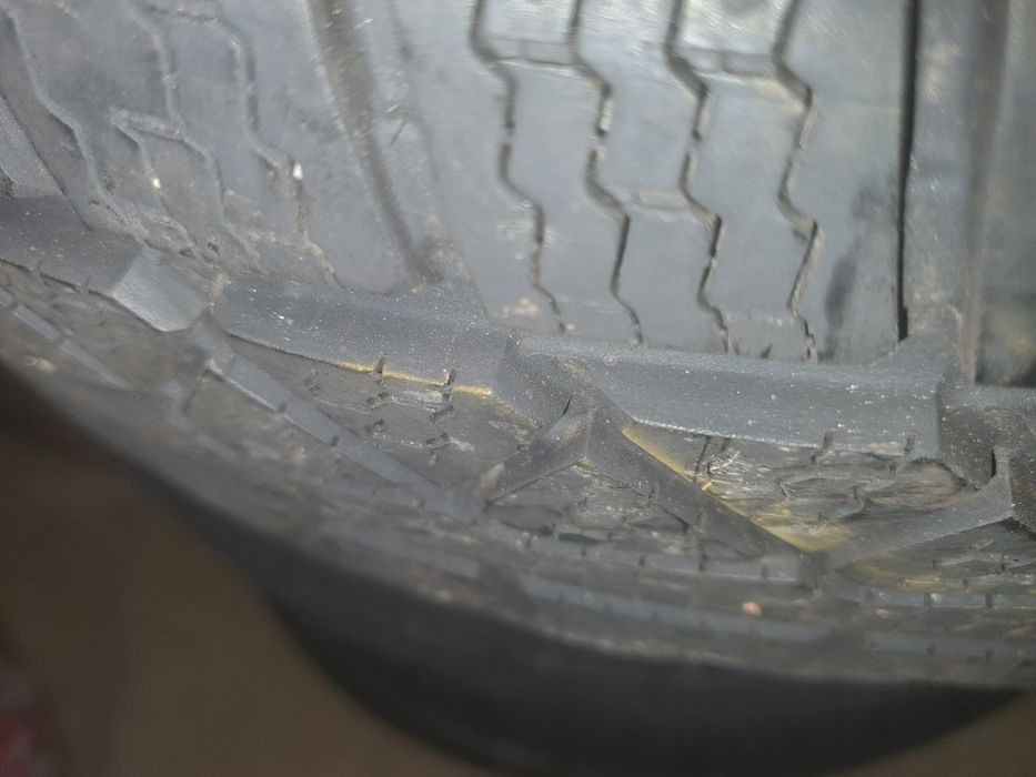 4 anvelope 205x70 R15 iarna Bacau • OLX.ro