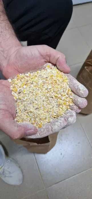 Porumb, malai furajer, tarate de grau, orz, mazare, uruiala marunta ...