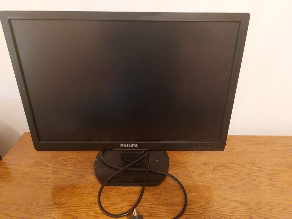 Monitor. LCD Arad • OLX.ro