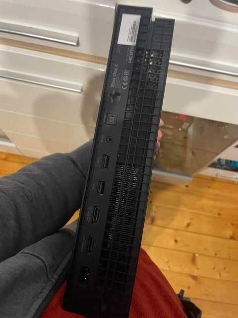 Xbox one x 500gb гр. Велико Търново Акация • OLX.bg