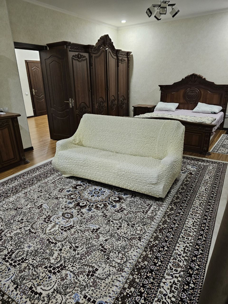 ЦУМ Космонавтов 4/1/4 (110м2)