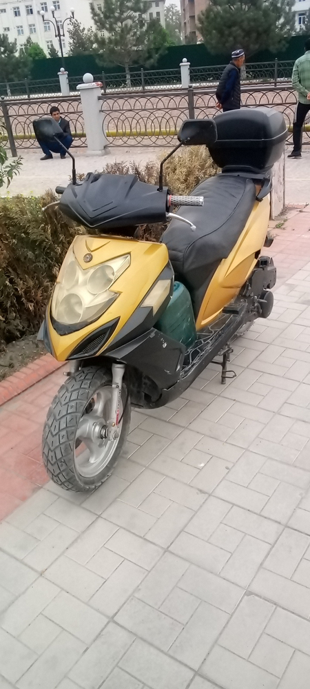 Skuter sotiladi xolati yaxwi