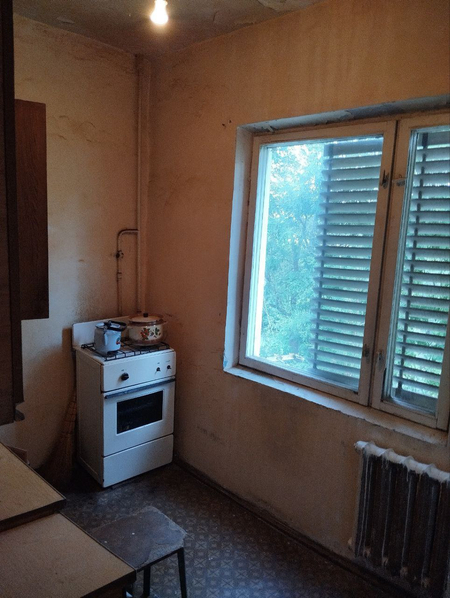 Продажа 1/3/5 на массиве Ахмад Югнакий ТТЗ, 45000$ балкон 2х6, 45кв.м