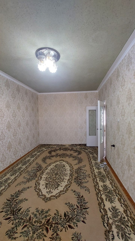 В центре района продается 2-х комнатная квартира Сергели 8а