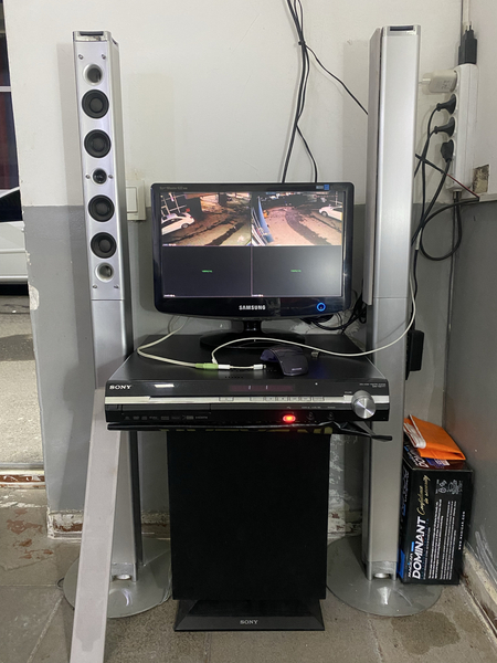 Dvr 4 kanalniy manitori birga