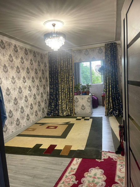 Срочно продается квартира
Сергели 5.  109 дом.  11 квартира
