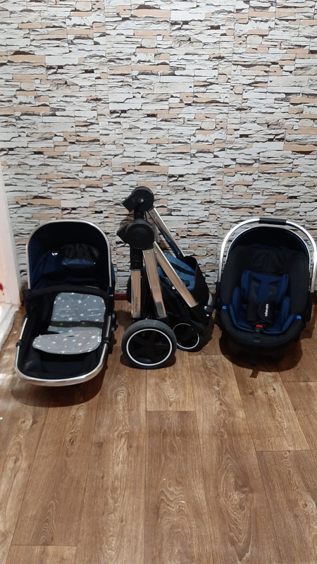 Детская коляска 3 в 1