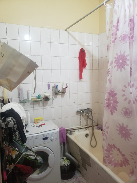 Карасу 3 Продаётся 3 комнатная на  1 этаже 5 этажа 78м2 Балкон 2х6