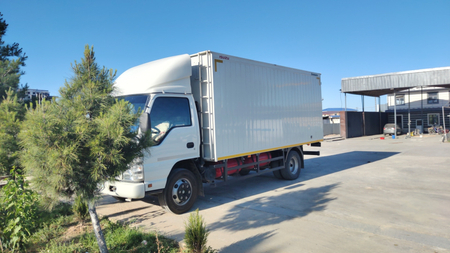 Isuzu  NQR 71.         .