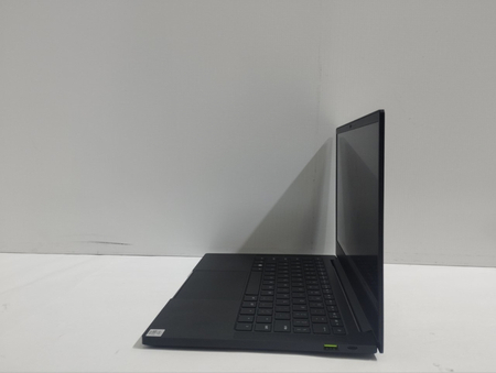 RAZER I7 - 10 16/512 SSD