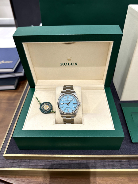 NEW Rolex Oyster Perpetual 41 mm Steel 124300
