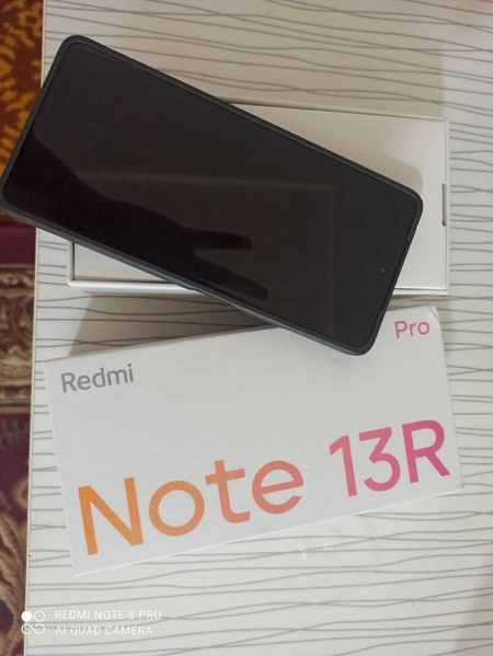 продам новый  REDMI NOTE 13R Pro