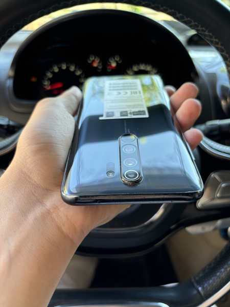 Продам iPhone SE 2020 в идеальном состоянии