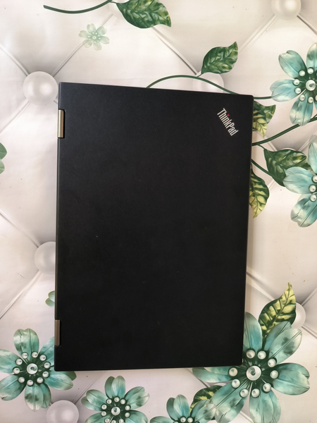 Noutbuk Thinkpad deyarli yangi 360°