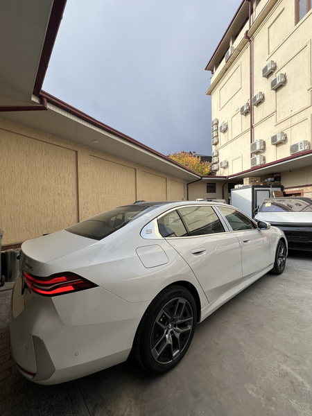 BMW i5 electro 2024 batumotors