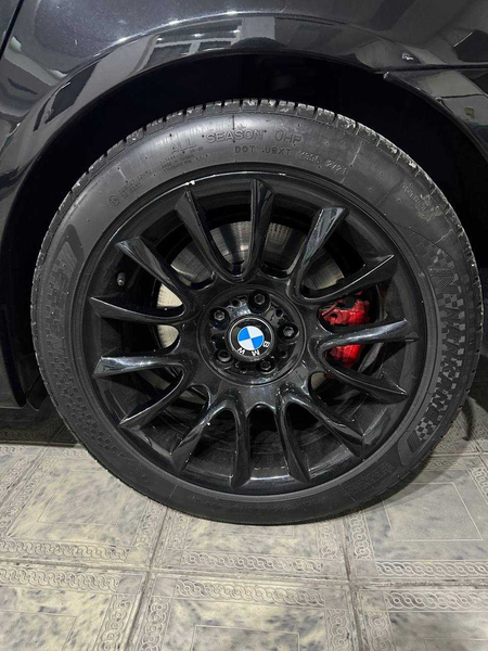 Срочна продаётся б/у шины в идеальным состояние 275/40/18R