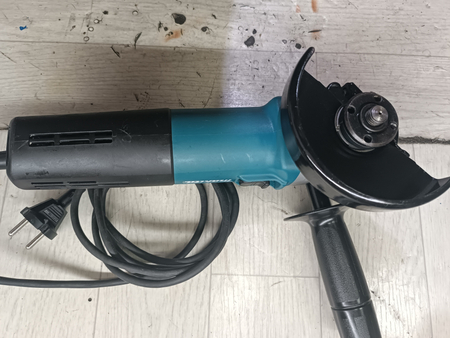 Makita 9565CVR sotiladi