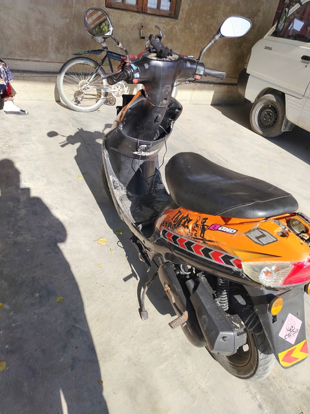 Skuter motoskel velosped