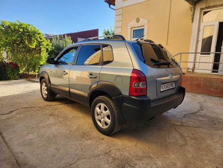 Hyundai Tucson .