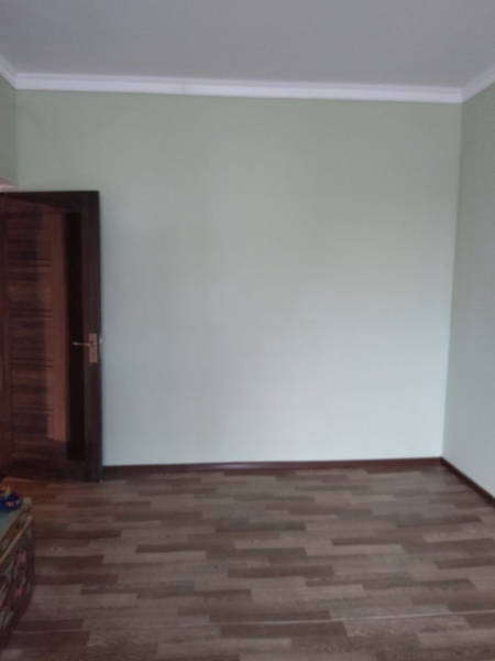 Hovli sotiladi 36000