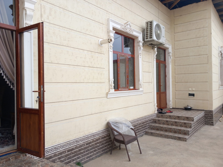Продаю свой дом среднего ремонта 2.3 сотки