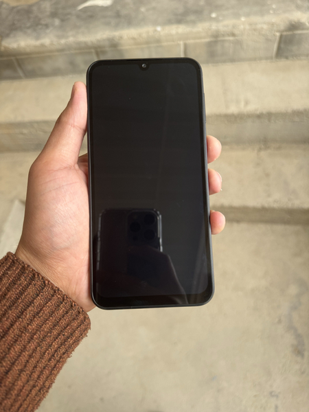 Samsung A24 128 gb srochno sotiladi