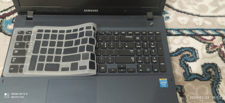 Noutbuk Samsung sotaman