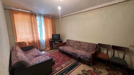 Срочно продаётся 1х комнатная квартира Дёшево Гагарина Азиз Базар