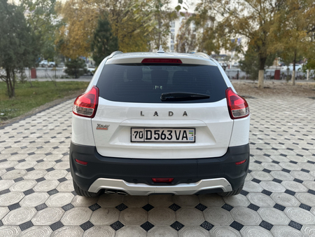 Srochma Lada XRay Cross sotiladi