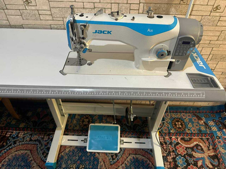 Продаёться швейная машина JACK A2s