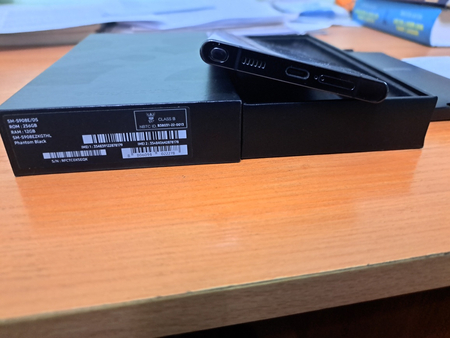 Samsung GALAXY S22 Ultra 2-XSIM 256GB Vietnam! C каробками и документ!