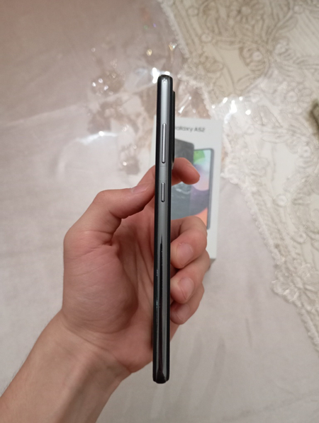 Samsung a52 250$