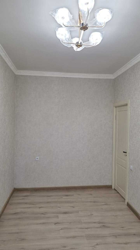 Срочно продаётся 3 комн квартира на Алгоритме